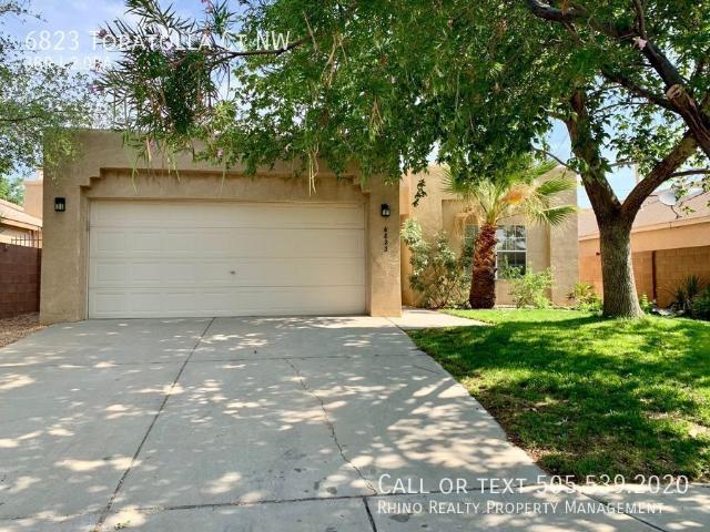 Lovely 3 Bedroom, 2 Bath In The NW!