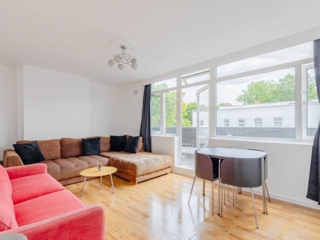 Lovely 3 bedrooms flat in Battersea Nine Elms