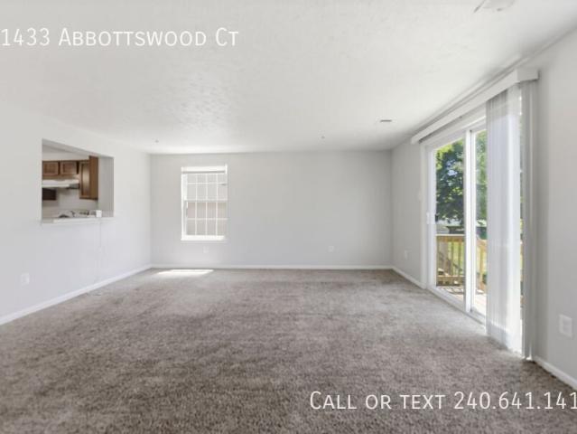 Lovely 3 BR/1.5 BA Townhome in Upper Marlboro!