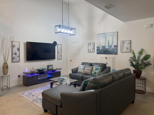 Lovely 3BD&B ModernCozyhomey in safe and great l