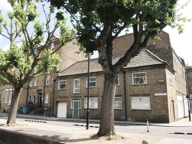 Lovely 1930s 2 bed flat in Waterloo, London