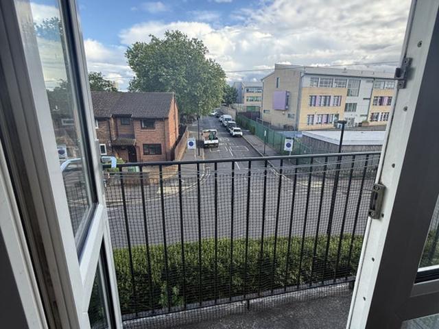 Lovely 1 bed flat walking distance of Upton Park