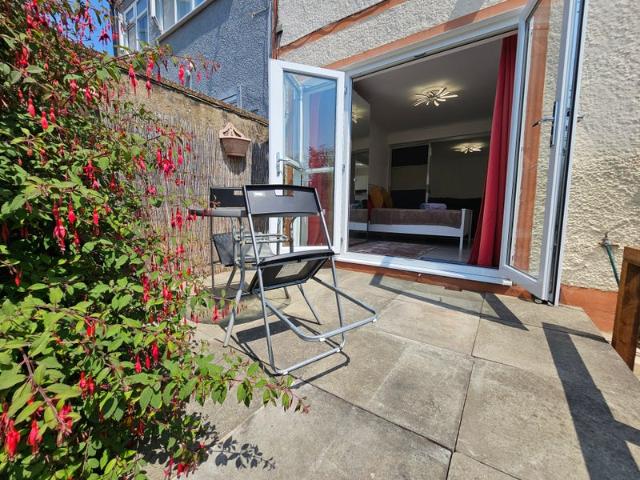 Lovely 1 Bedroom Apartment All Bills Inclusive