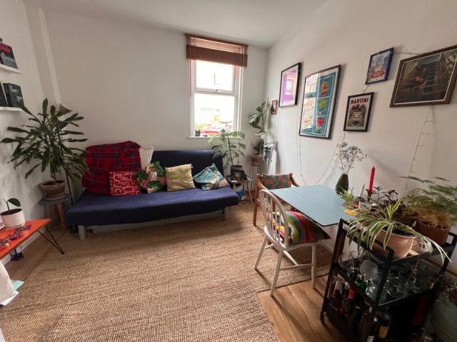 Lovely 1 bedroom flat in Southville!