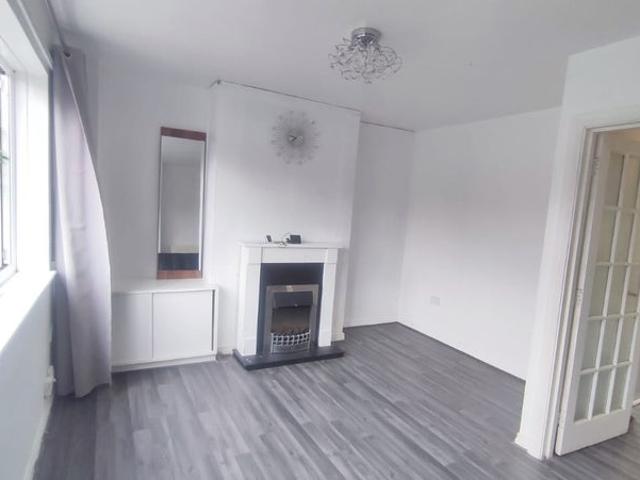 Lovely 1 bedroom flat with sunny garden
