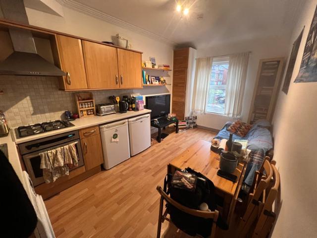 Lovely 1bed flat £695 pm PGrad /prof