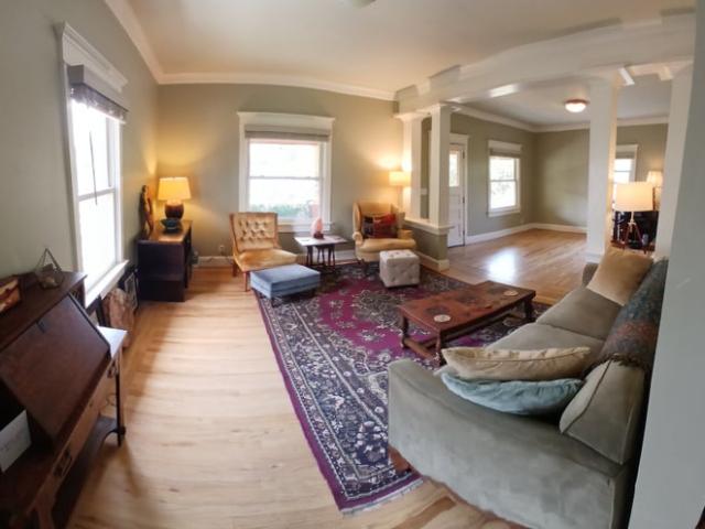 Lovely 2 bed apt. best suited for shared living