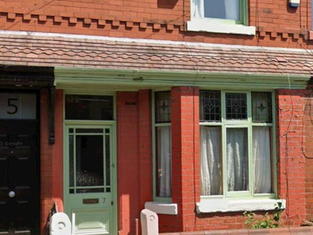 Lovely 2 Bed Terrace in Levenshulme