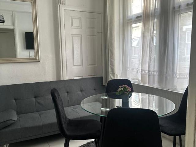 Lovely 2 bedroom flat in Marylebone NW1