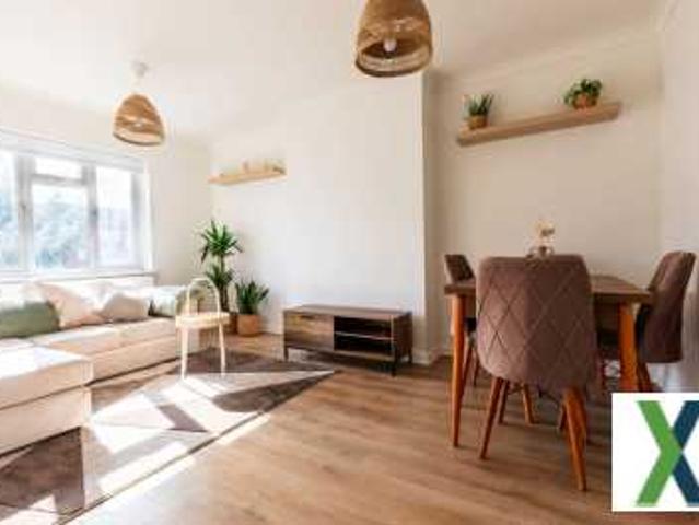Lovely 2 Bedroom Flat Situated In The Middle Of NW9 Colindale