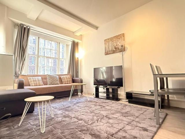 Lovely 2 bedroom flat Queensway