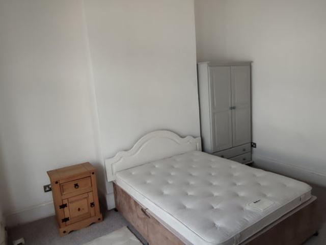 Lovely 2 bedroom flat to let