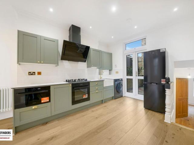 Lovely 2 Bedroom Property on Beatty Road N16!