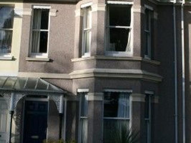 Lovely 5 bed property to let. Close to University. Bills included