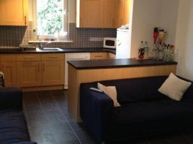 Lovely 6 bed property in prime location. Bills included. No fees