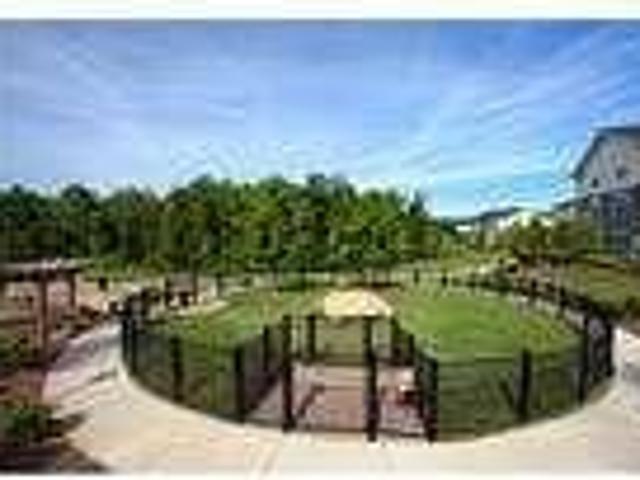 Lovely Concord, 1 bed, 1 bath