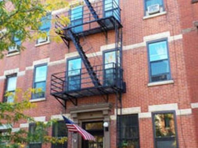 Lovely Carroll Gardens Share