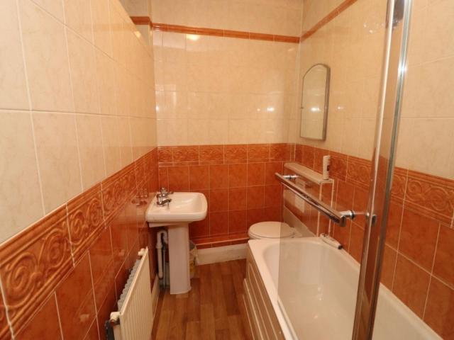 Lovely bedroom in a shared flat in Richmond Has a Room