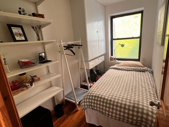 Lovely bedroom in Chelsea neighborhood, NYC