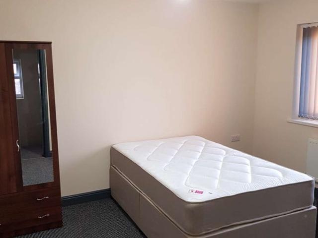 Lovely Brand New Ensuite Room No deposit All Bills Included! Room 5