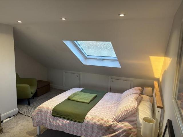 Lovely Double Attic Room With En Suite