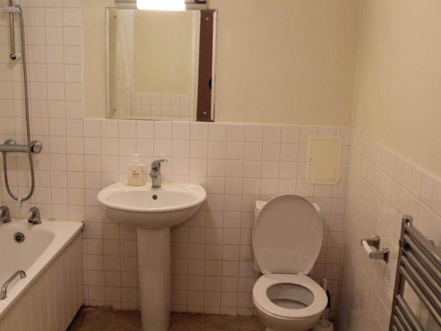 Lovely double bedroom close to the University of East London Has a Room