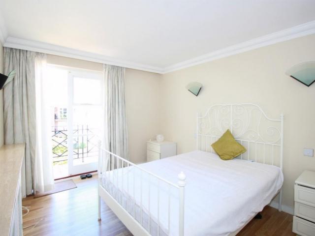 Lovely double ensuite bedroom near Fulham Broadway tube station Has a Room
