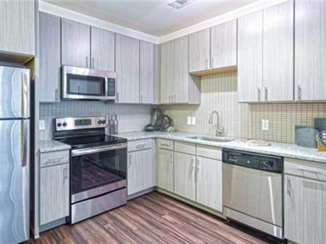 Lovely Durham, 1 bed, 1 bath. Pet OK!