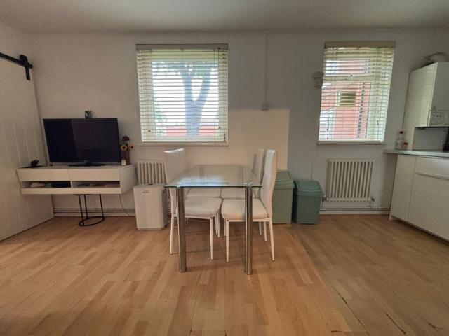 Lovely flat for a couple