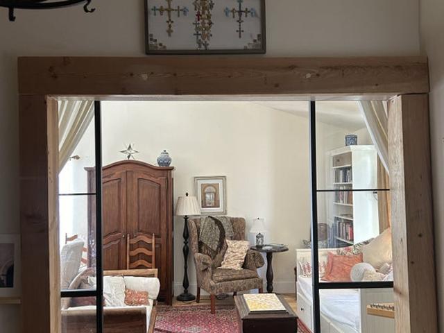 Lovely French Country house/garden 10 min to UofA