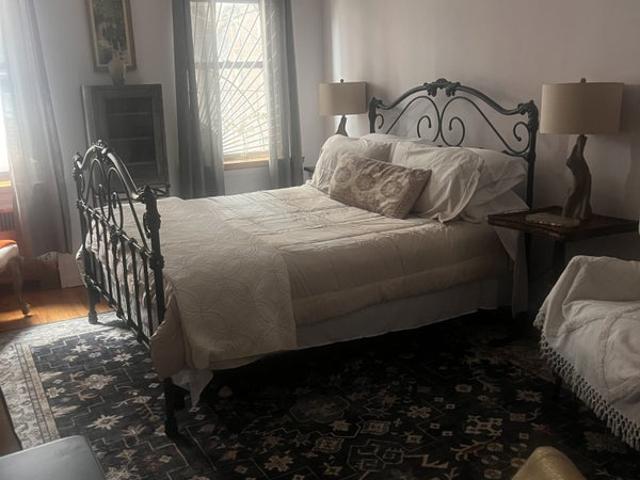lovely furnished large bedroom in duplex apt