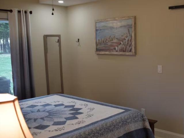 Lovely furnished room with an attached bathroom
