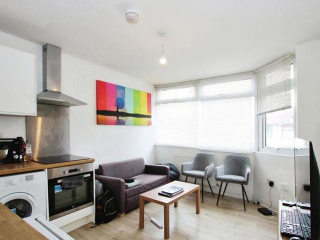 Lovely one bedroom flat in Filton Avenue, within easy access to the A38, motorway links & City Centre