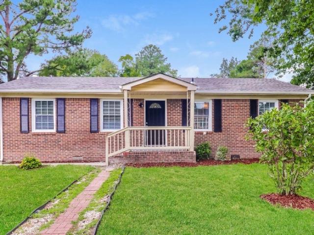 Lovely single family home available for immediate
