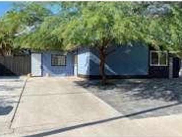 Lovely Single Story Home with 2 Large Bedrooms
