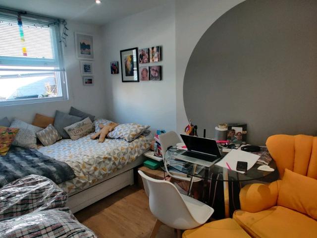 Lovely Studio Near Tube All Utility Bills Included