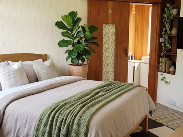 Lovely studio close to Wimbledon mainline