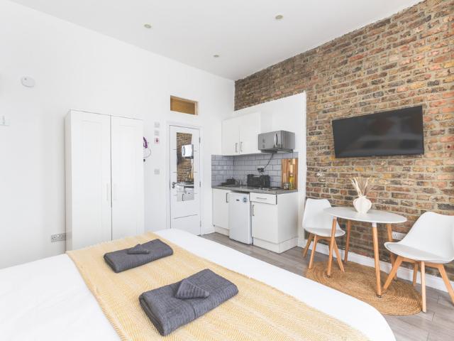 Lovely studio flat in Kilburn w/great location 01