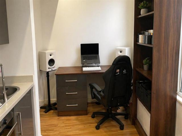 Lovely Studio Flat located next o Uni Campus