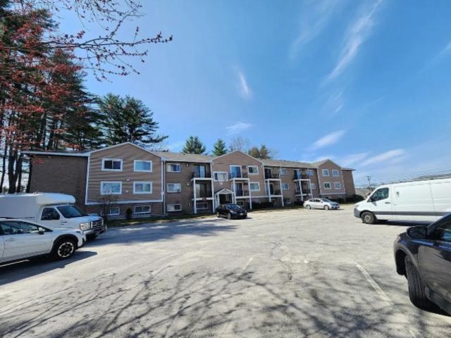 Large Studio in Concord Available Now!