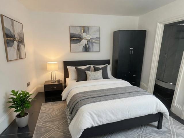 Lovely Studio / 1 Bedroom Flat available IG11