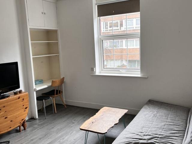 Lovely private and airy flat in Bethnal Green