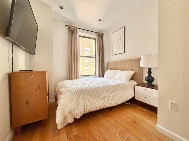 Lovely Room in a Great Neighborhood