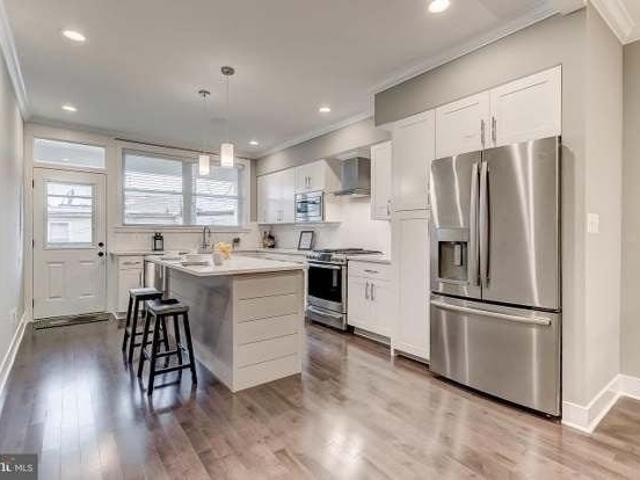 Lovely room in desirable Canton neighborhood_can b