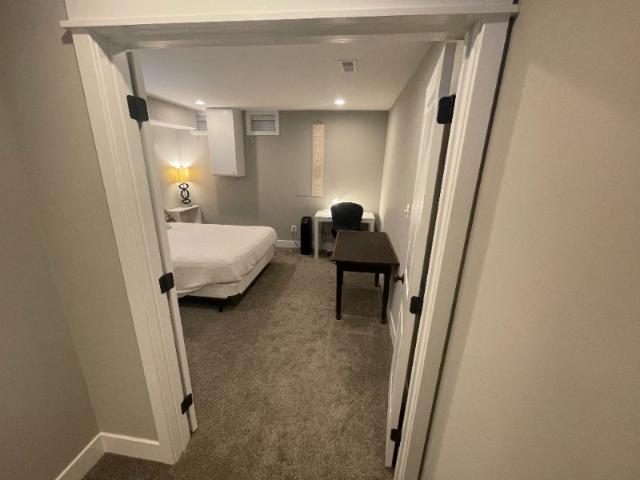 Lovely room in desirable Canton neighborhood_can b