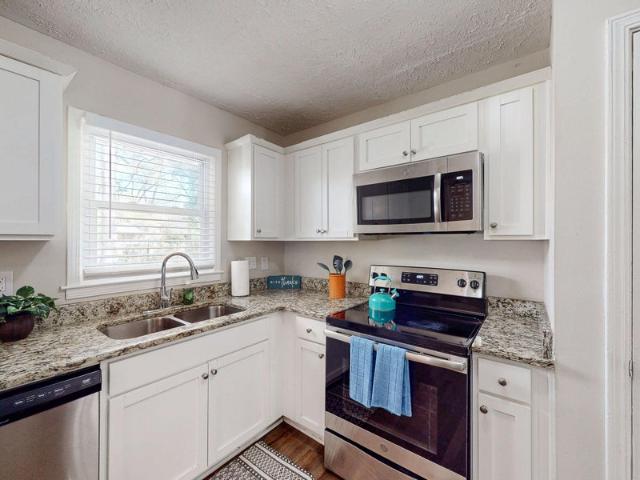 Lovely Renovated Home in Decatur Prime Location Ne