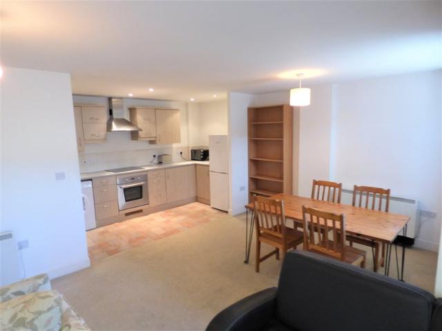 Lovely three bedroom flat with own terrace E11