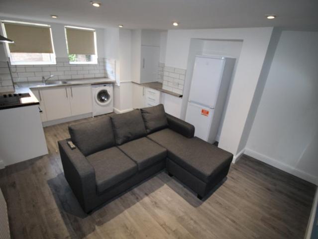 Lovely Two Bed Property in Burley!
