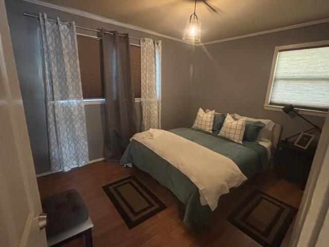 Lovely updated home, close to Uptown