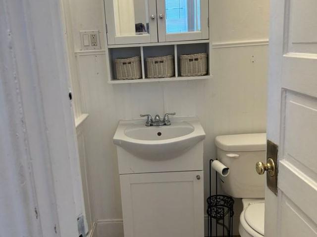 Lovely Vintage 4 Plex on NW Northrup 1 Bedroom Apartment for Rent at 2455 Nw Northrup St, Portland, OR 97210 Northwest District